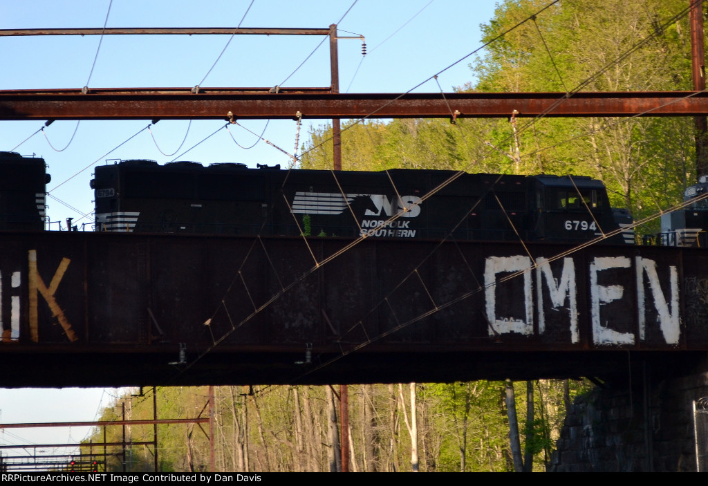 NS SD60M 6794 trails on 17G